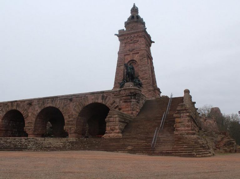 Kyffhäuser Denkmal: Auf den Spuren der Barbarossa Sage