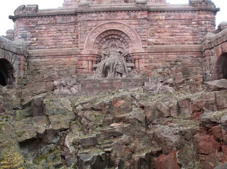 Kyffhäuser Denkmal: Auf den Spuren der Barbarossa Sage